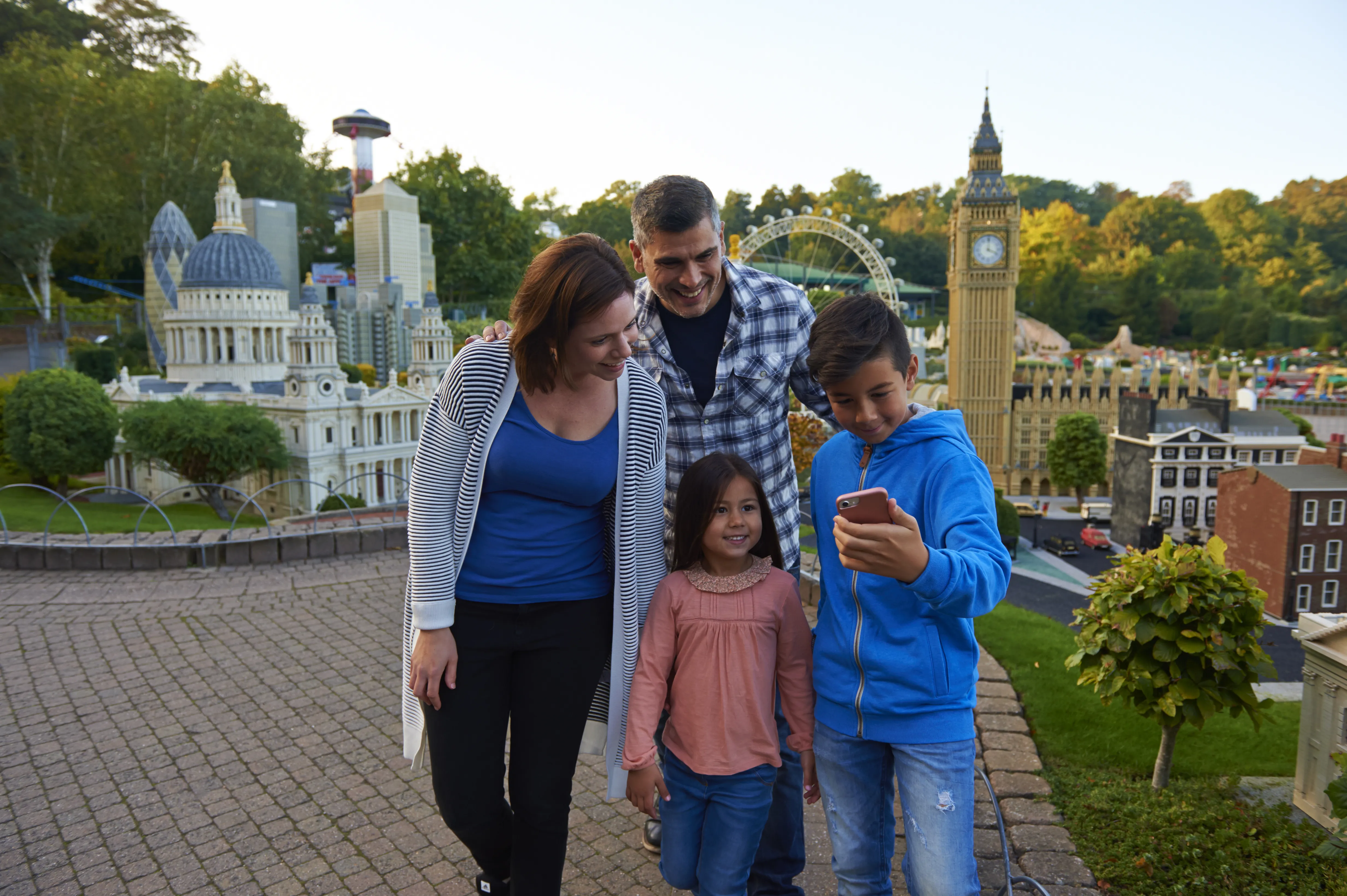 Contact Us | LEGOLAND® Windsor Resort